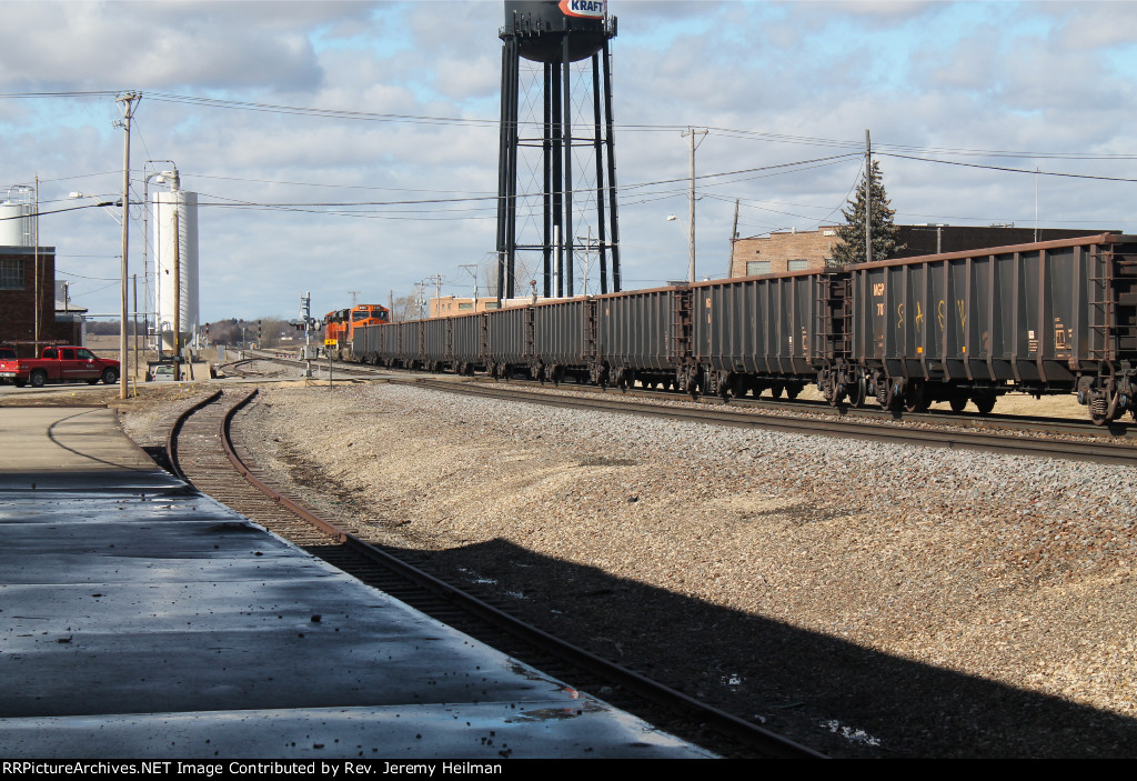 BNSF 9056 & 8344 (5)